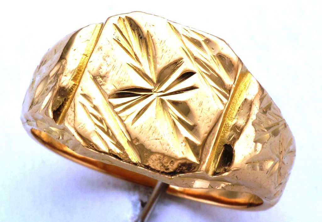 22ct Gold Diamond Cut Engraved Square Signet Ring | Attenborough Jewellers