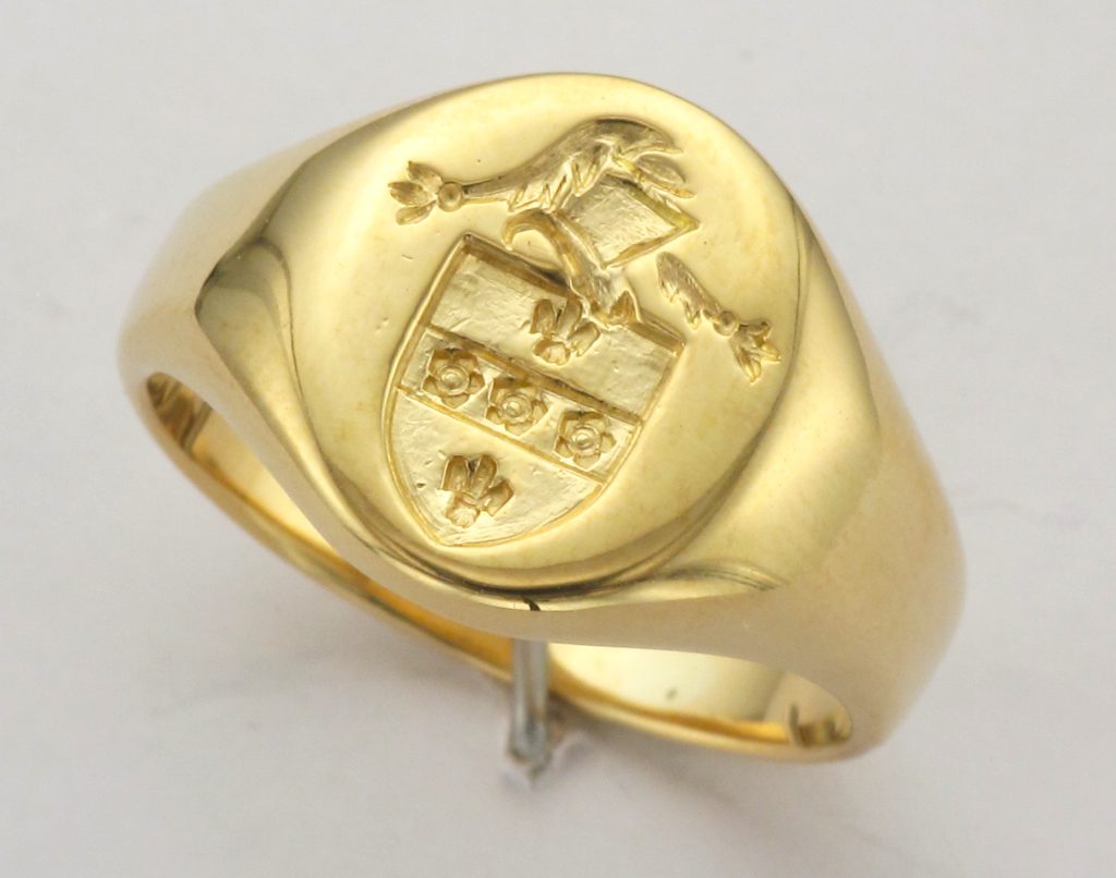 18ct Gold Engraved Seal Oval Signet Ring | Attenborough Jewellers